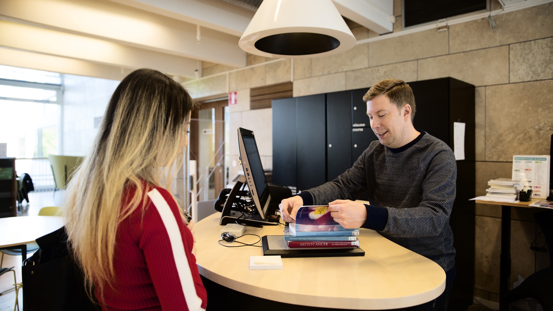 Find your textbooks: how it works at the library | Malmö University